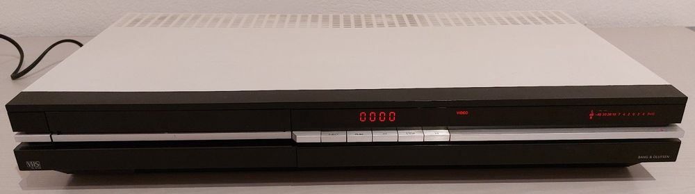 Bang & Olufsen, TV MX5000, VHS VX5500, Remote Beolink 1000 (Gebraucht) in Nyon für CHF 120 – nur ...