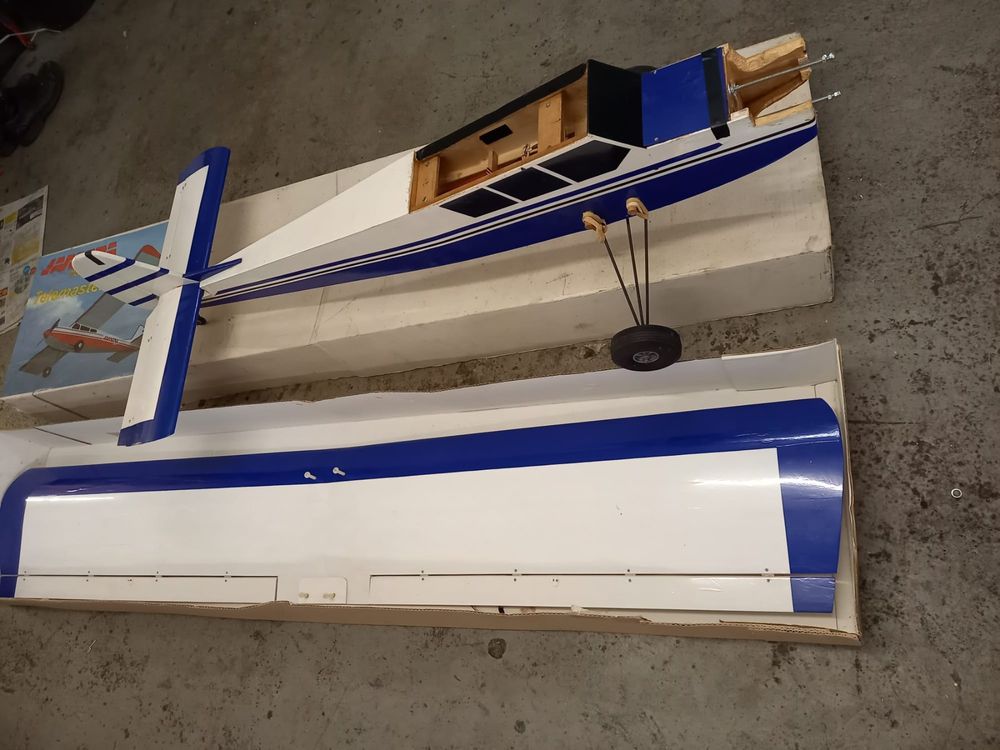 Telemaster 70 blau/weiß ARF 1800mm Jamara (Gebraucht) in Reinach BL für ...