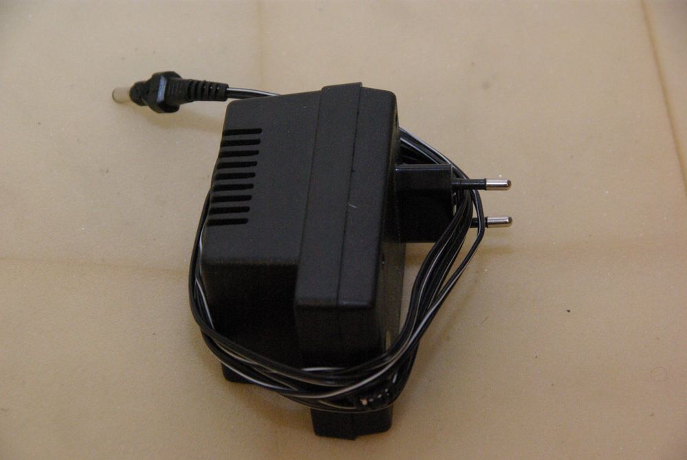 Intertronic Netzteil IC Universal Reg. | Kaufen auf Ricardo