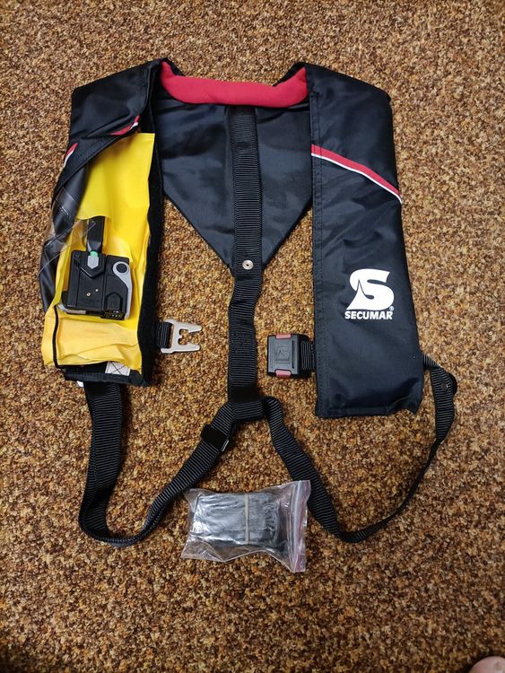Secumar Ultra AX 150 Rettungsweste, >50kg (Gebraucht) in Dachsen für ...