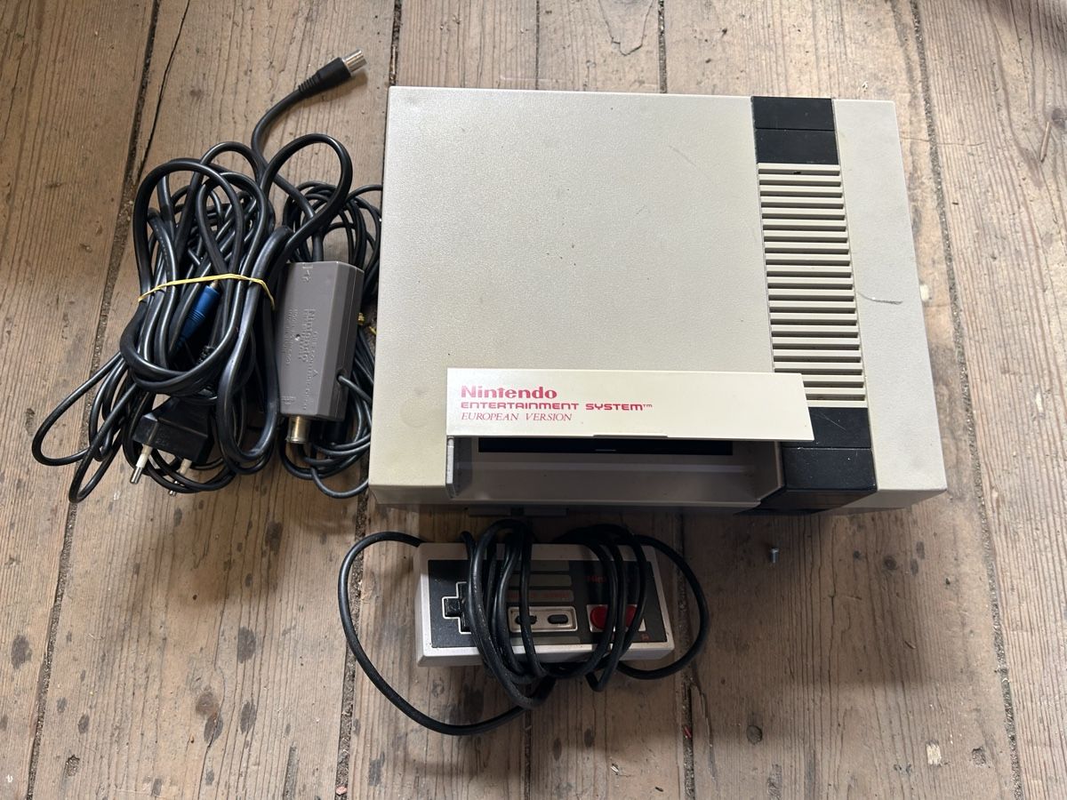 Nintendo Entertainment System (NES) – funktioniert, komplett (Gebraucht ...