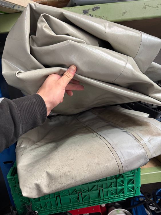 2 Grosse Blachen (Gebraucht) in Zürich für CHF 63 – nur Abholung auf ...