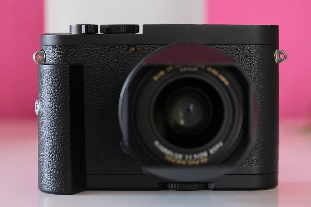Leica Q2 Monochrom mit Handgriff und Originalverpackung, TOP (Gebraucht ...