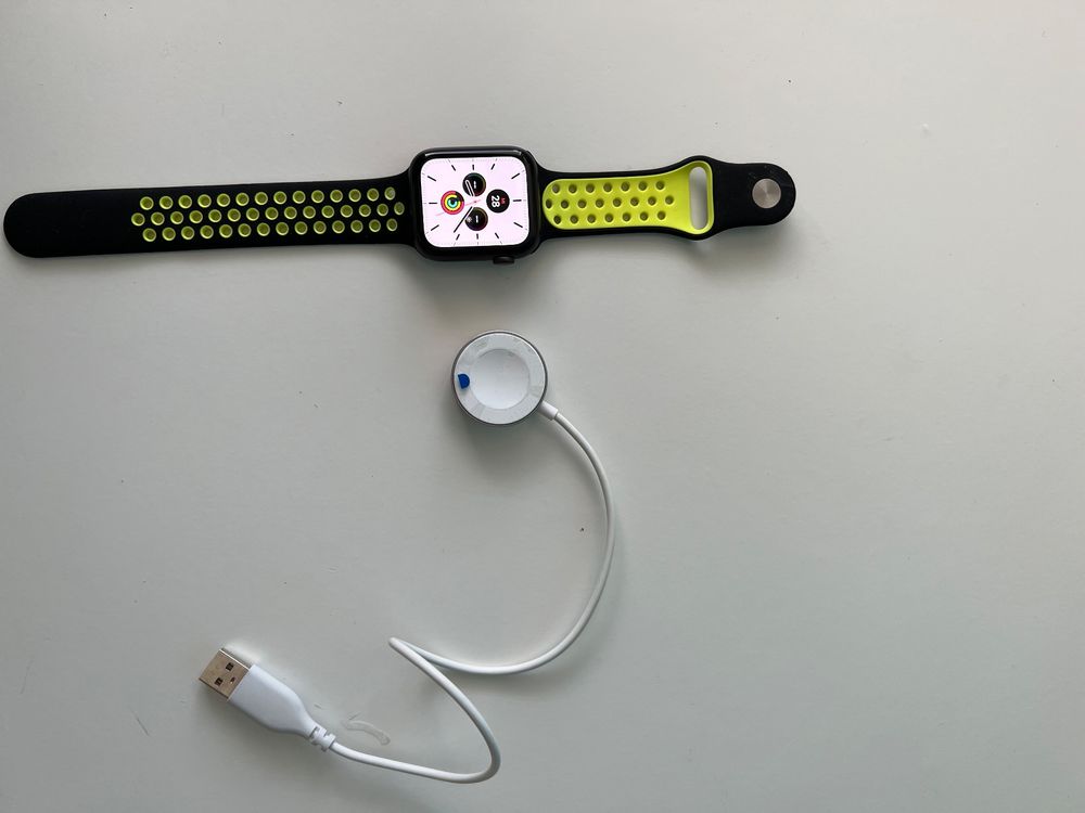 Apple watch series 5 44 mm LTE (iCloud) (Defekt) in Zollikofen für CHF 21 – mit Lieferung auf ...