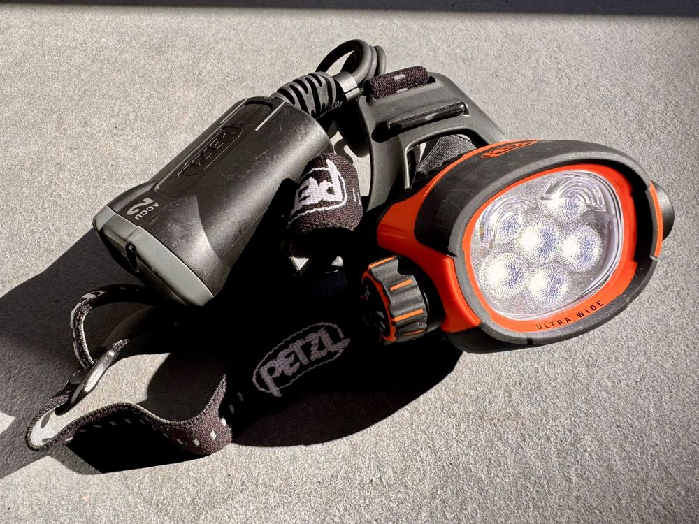 Petzl ULTRA WIDE Stirnlampe + ACCU2 + Ladegerät (Neu (gemäss ...