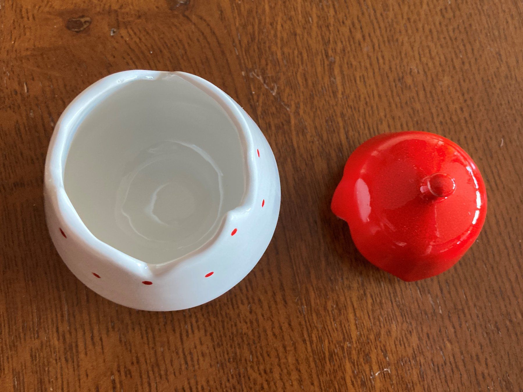 Sucrier ou boite vintage, forme poire, rouge et blanc! (Neuf (Voir ...