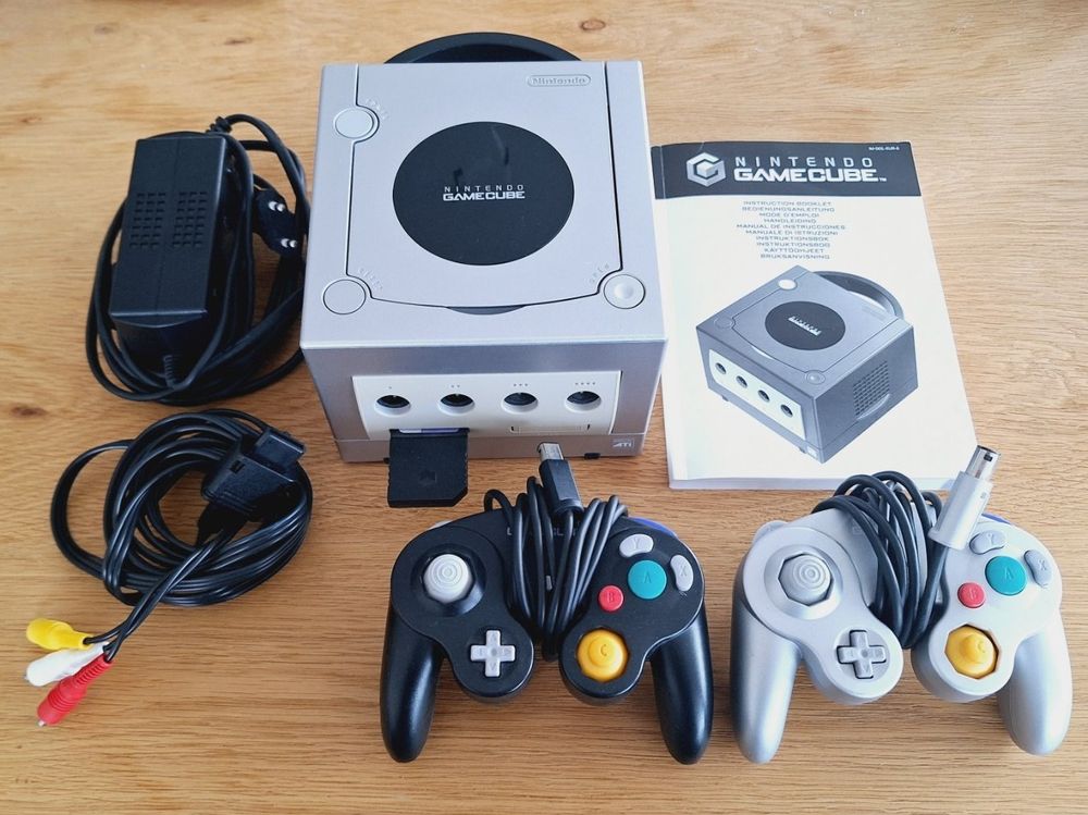 Nintendo Gamecube + 2 orig. Controller + Memory Card (Gebraucht) in ...