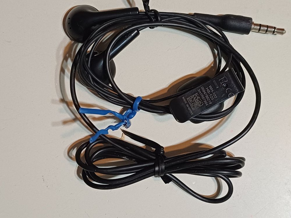 In Ear Kopfhörer kabelgebunden mit Ansteckhalterung (Gebraucht) in ...