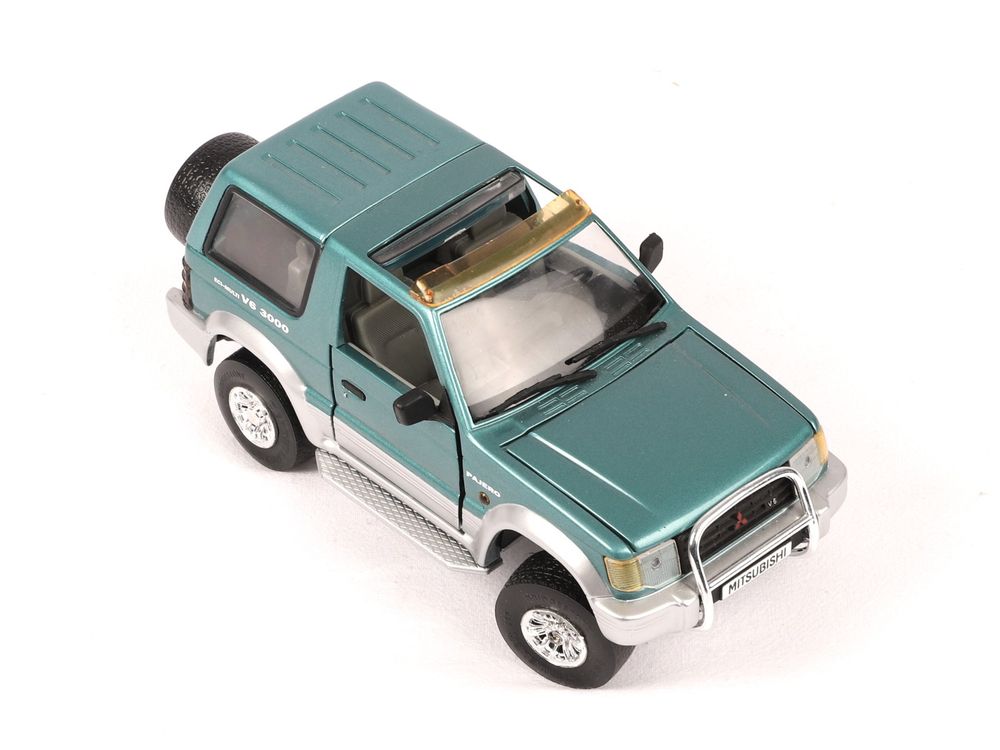 MITSUBISHI Pajero ECI-MULTI V6 300 Geländewagen | Acheter sur Ricardo