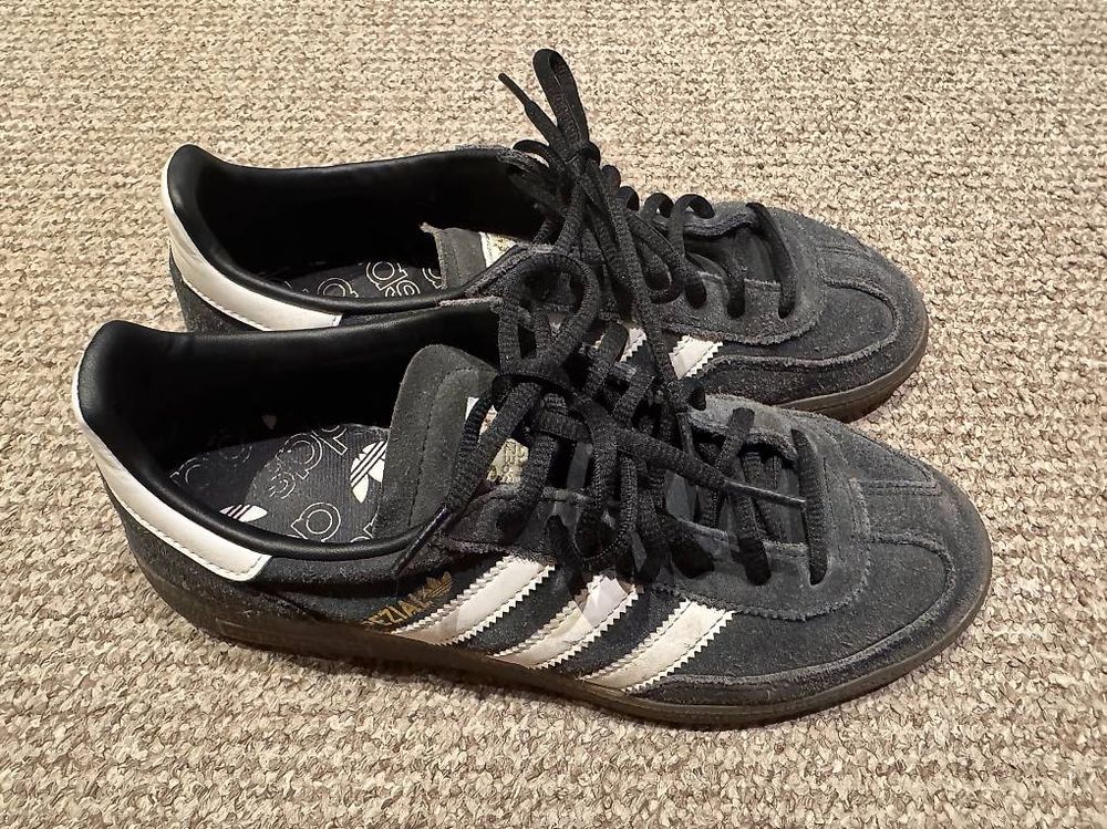 Adidas Handball spezial 41 1/3 schwarz top (Gebraucht) in Grub SG für ...