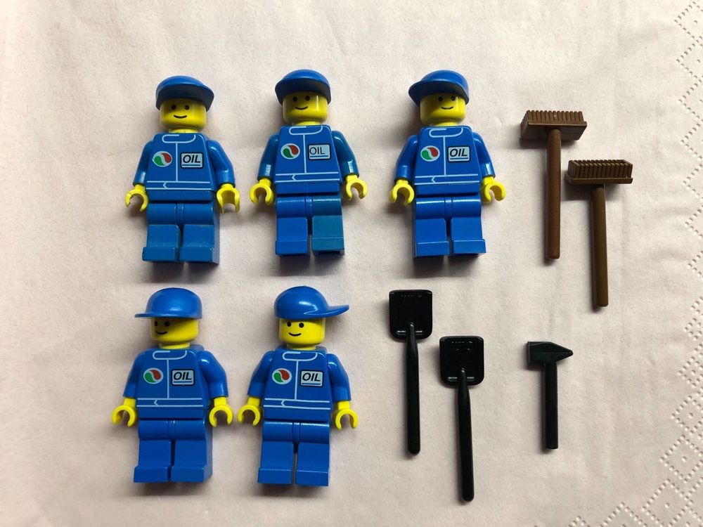 5 Lego Figuren Octan Oil Logo (Gebraucht) in Rheinfelden für CHF 15 ...
