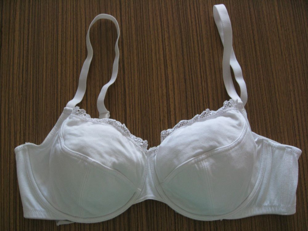 BH Gr. 90/DD (53) weiss mit weisser Spitze (Gebraucht) in Flüelen für ...