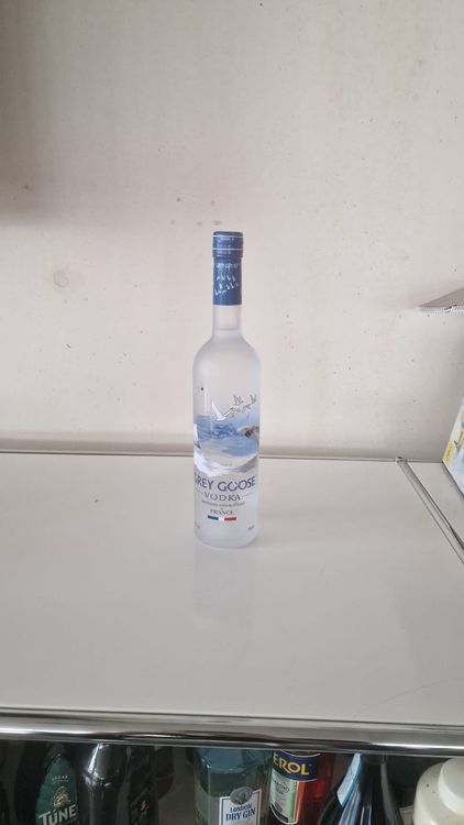 Grey Goose Vodka 7cl. neu (Neu und originalverpackt) in Zürich für CHF ...