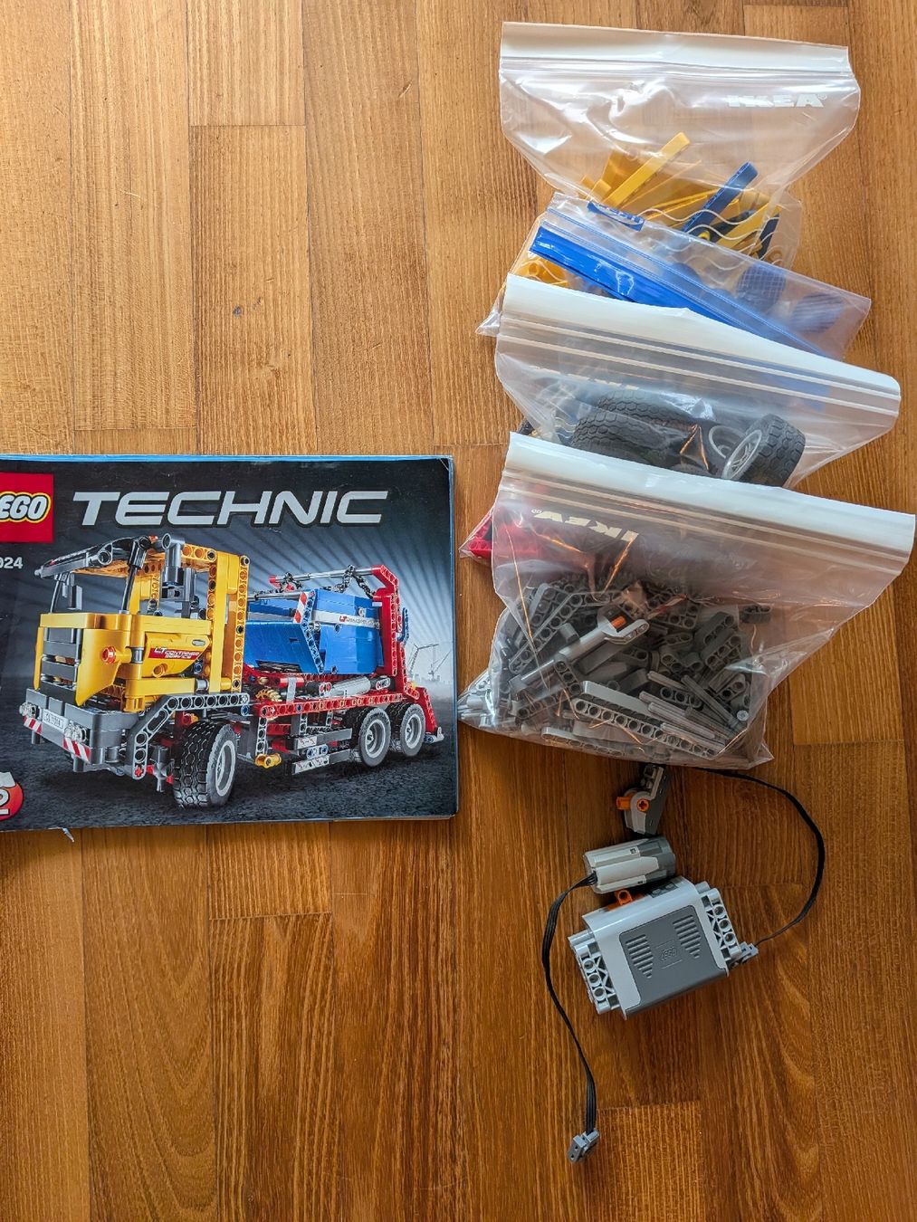 Lego Technic Container-Truck 42024 inkl. Power Functions (Gebraucht) in ...