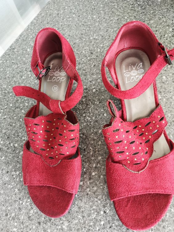 Sandale rouge (Neuf (Voir description)) à Nyon pour CHF 8 – avec ...
