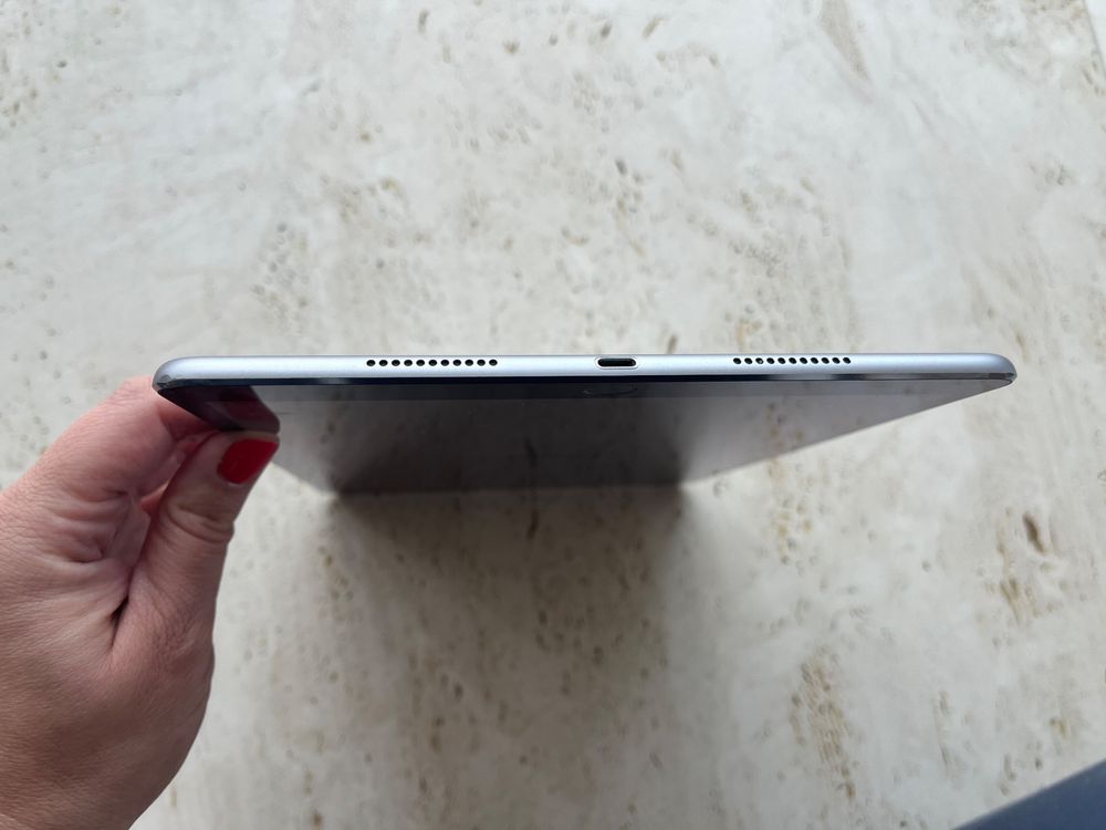 iPad Pro 10.5“ 64GB WiFi+Cellular Model A1709 (Gebraucht) in Scherzingen für CHF 65 – mit ...
