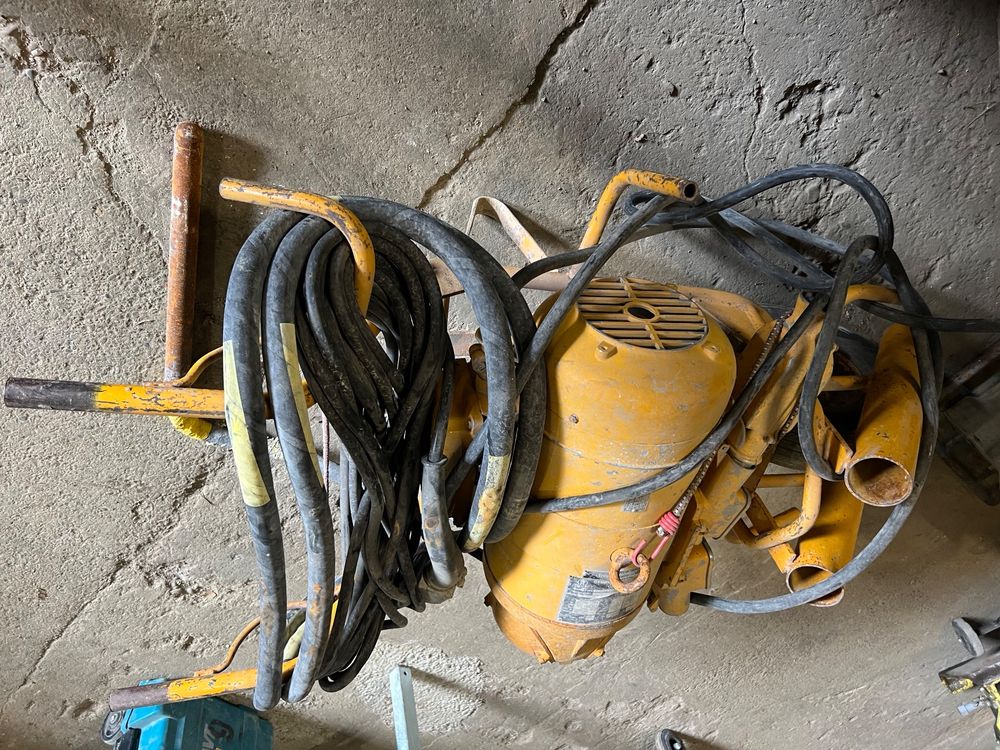 Betonumformer mit Beton fibrier Nadel zu Bagger (Gebraucht) in ...