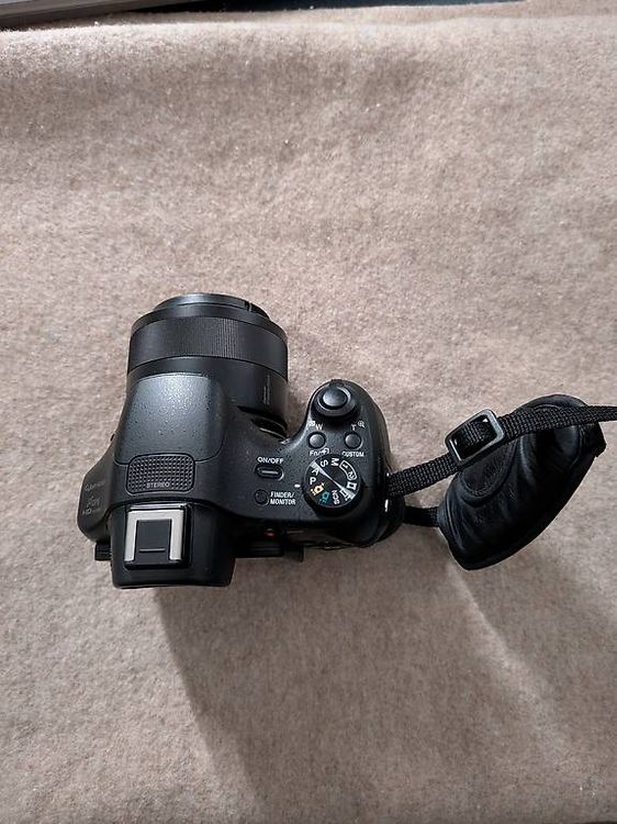 Sony Cyber Shot DSC HX400v 20.4 MP Digital Camera (Gebraucht) in ...