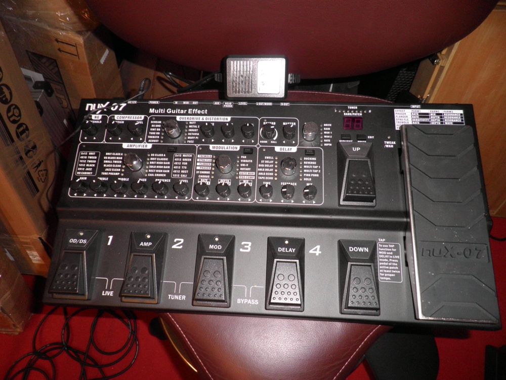 CHERUB NUX-07 Gitarren Multi-Effektboard ab 1.- CHF (Gebraucht) in ...
