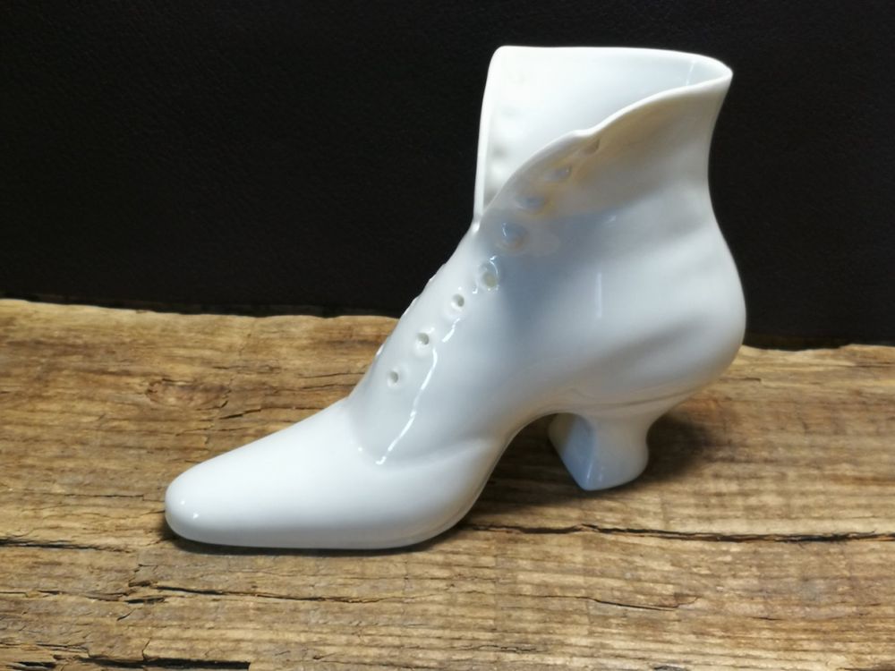 Weisse Porzellan Stiefelette Vintage Deko (Gebraucht) in Walkringen für CHF 5 – mit Lieferung ...