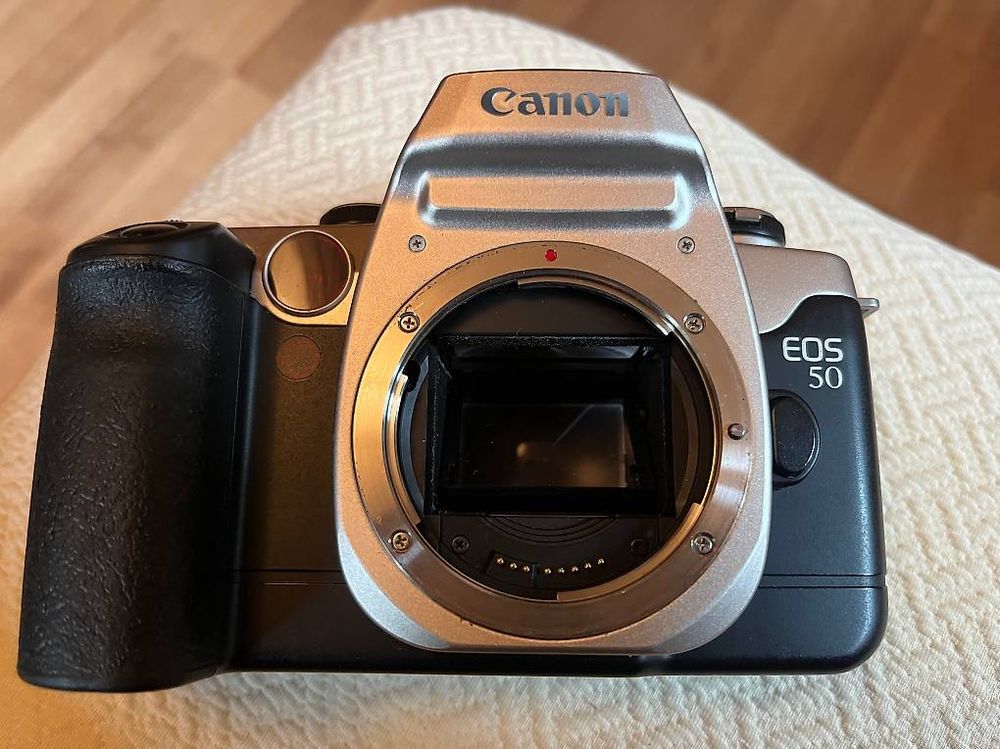 CANON EOS 50 (Gebraucht) in La Chaux-de-Fonds für CHF 60 – nur Abholung auf Ricardo kaufen
