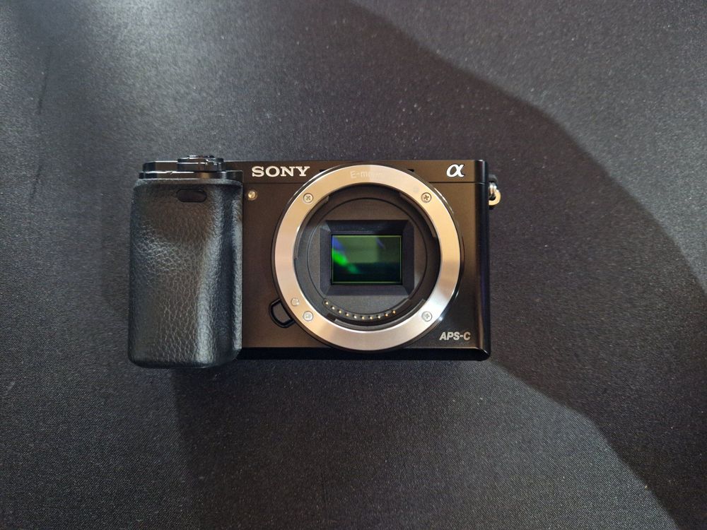 Sony Alpha 6000 – Top Zustand mit Zubehör! (Gebraucht) in Castrisch für ...