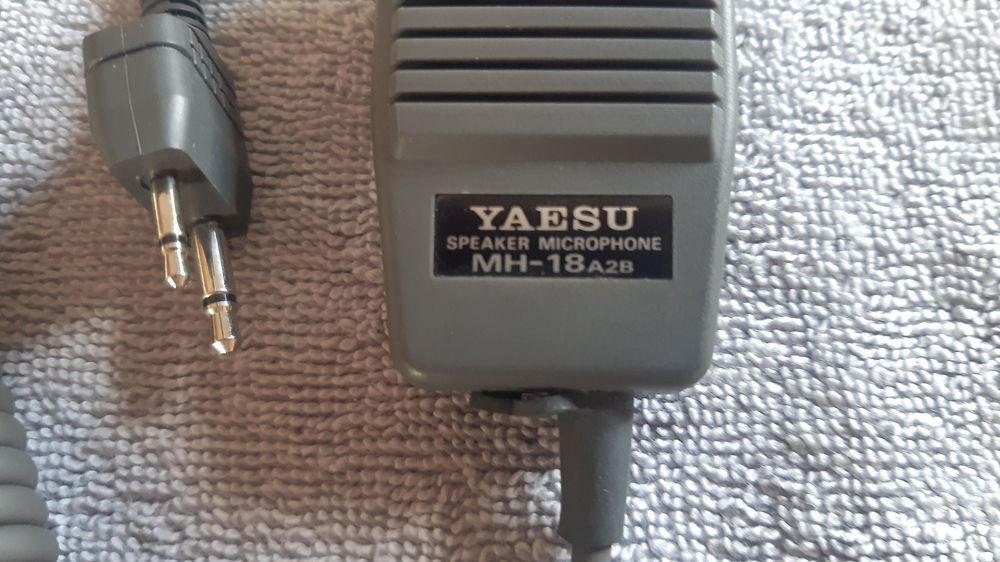 Yaesu Speaker Microphone MH-18 A2B | Kaufen auf Ricardo