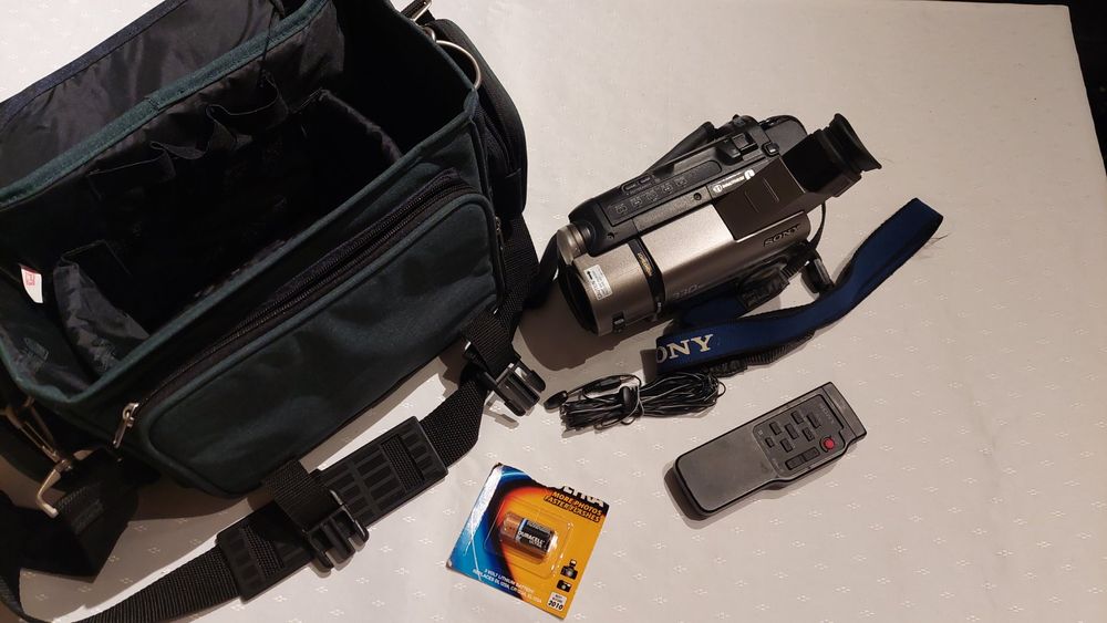 Sony 330x Digital Zoom CCD-TR516E PAL Hi8 Camcorder (Gebraucht) in ...