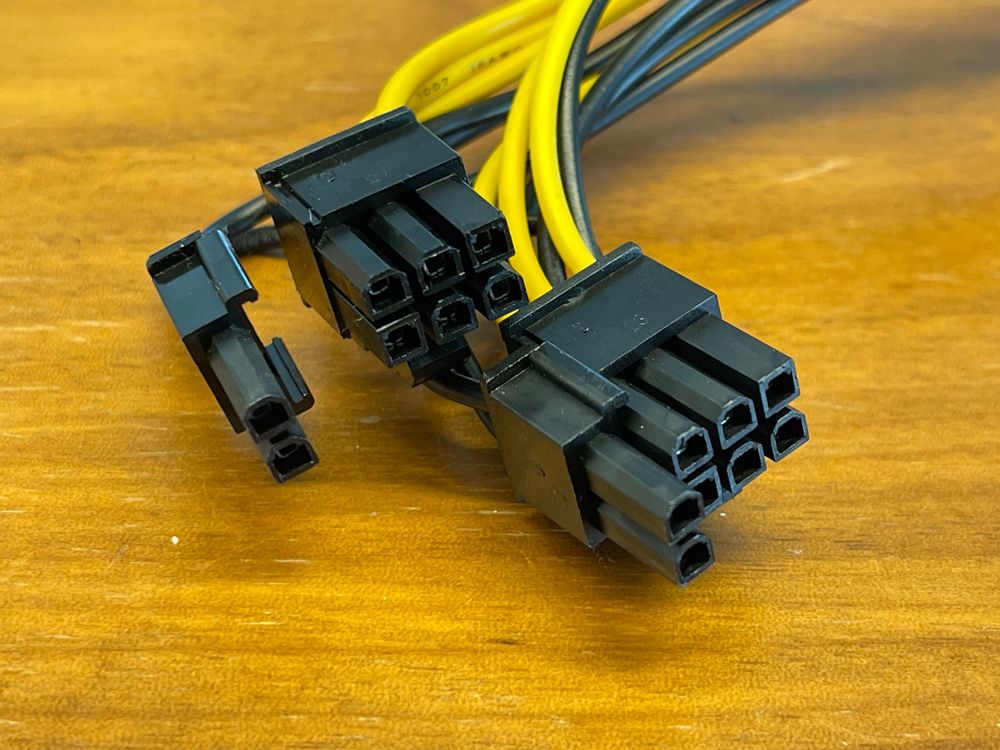 Top-Set: PCIe Splitter-Kabel und SATA Power Kabel (Gebraucht) in für ...