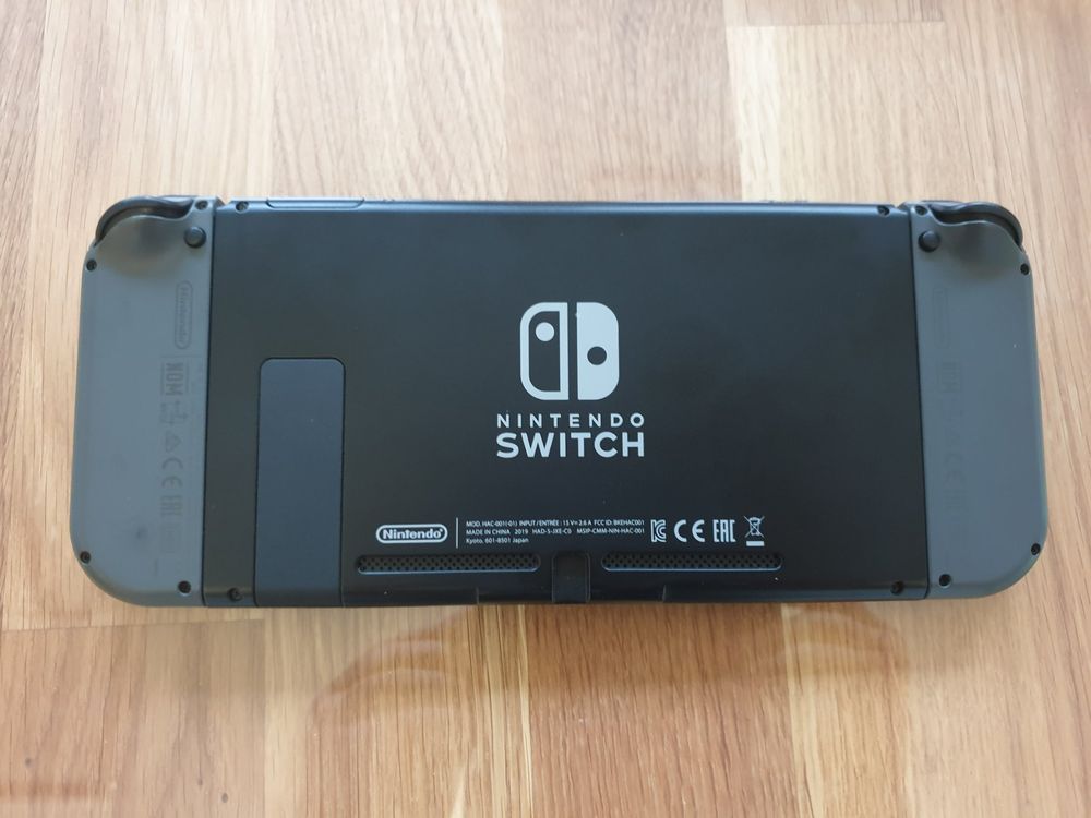 Nintendo Switch OVP mit Super Mario Etui (Gebraucht) in Root für CHF ...