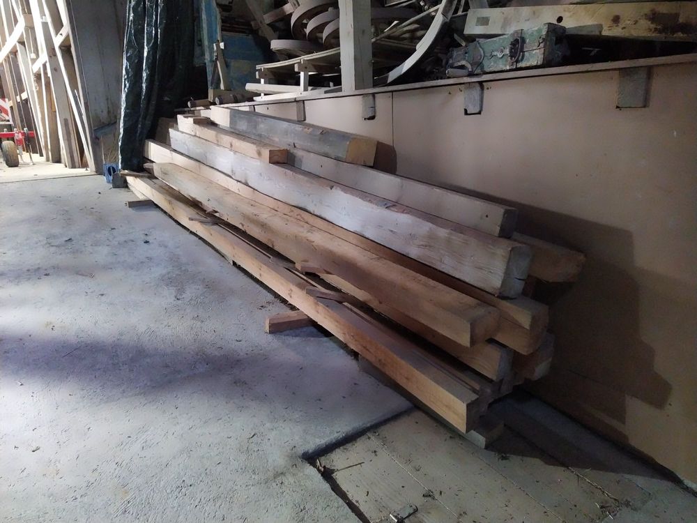 Grosse Holzbalken Massiv ca. 8 Stk. (Gebraucht) in Zuzgen für CHF 100 ...