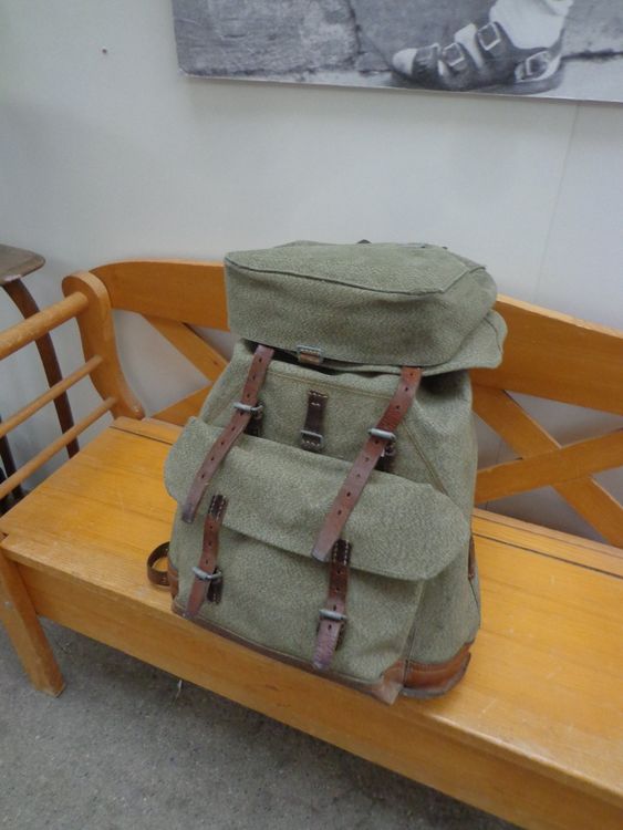 Militärrucksack Jahrgang 60 mit Brotsack | Kaufen auf Ricardo