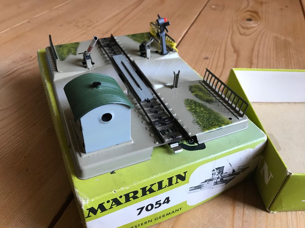 märklin 7054, bahnübergang (Gebraucht) in Liestal für CHF 9.9 – mit ...