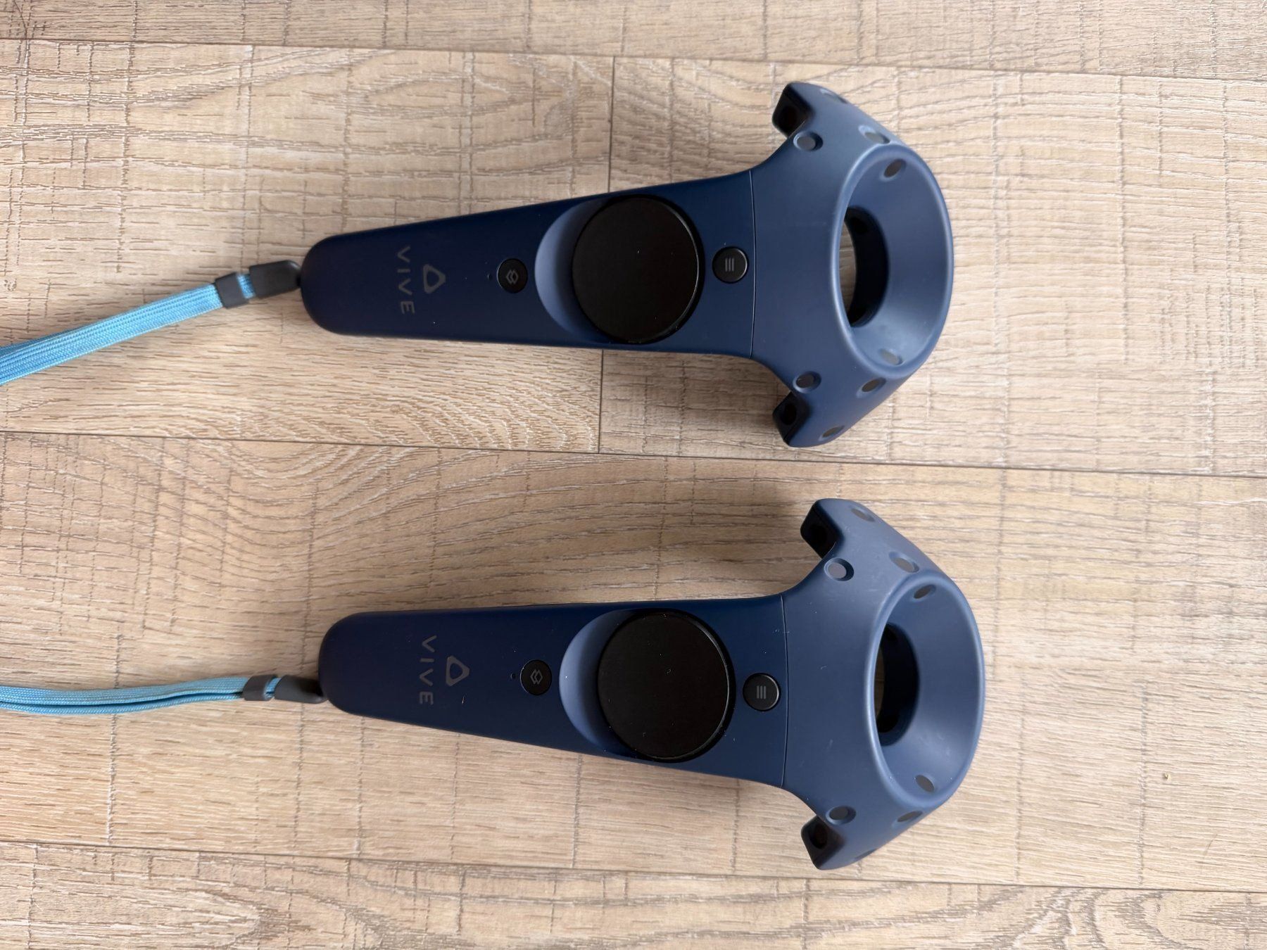 HTC Vive Pro 2 VR-Headset inkl. 2 Controller (Gebraucht) in Waldstatt für CHF 50 – mit Lieferung ...