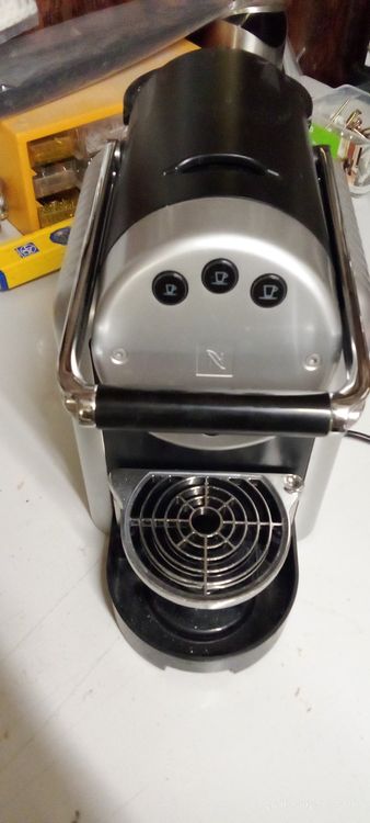 Nespresso Kaffemaschine (Gebraucht) in Binningen für CHF 88 – mit Lieferung auf Ricardo kaufen