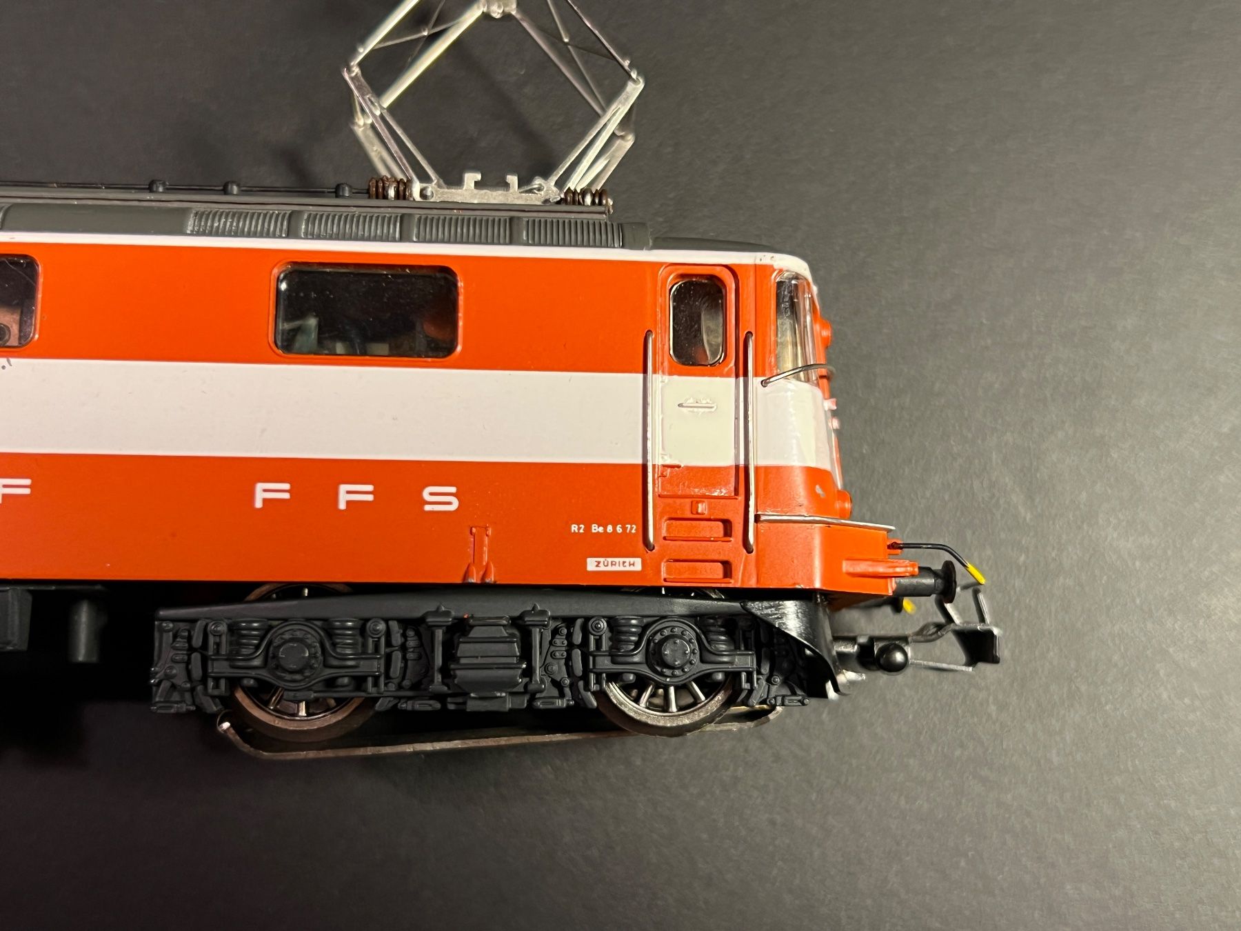 Roco Re 4/4 II 11108 “Swiss Express“, "Zürich" (H0 AC) (Gebraucht) in ...