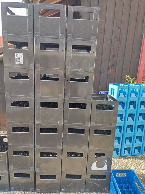 25 x Harassen/Bierkisten für je 20 x 0.5l Flaschen (Gebraucht) in ...