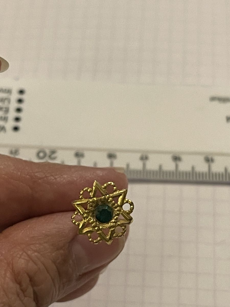 Vieille aiguille plaquée or jaune pierre jade bon état (D'occasion) à ...