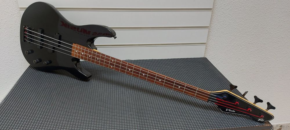 Peavey B-Ninety Activ e-bass USA 1992 frisch ab service (Gebraucht) in ...