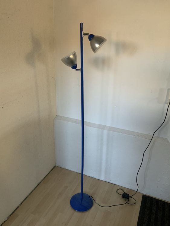 Stehlampe Blau Lampe Design PREISHAMMER !!! (Gebraucht) in Aarau für CHF 1 – nur Abholung auf ...