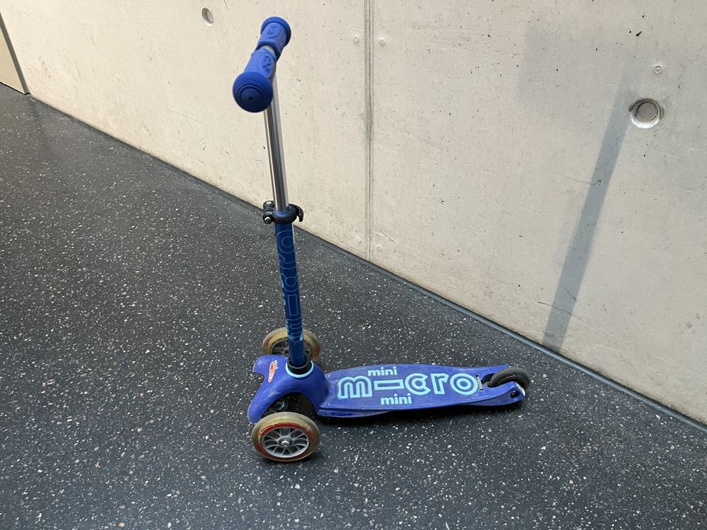 Micro Scooter Tretroller Blau (Gebraucht) in Adliswil für CHF 1 – nur ...