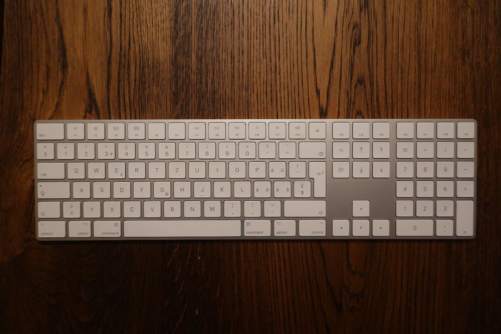 Apple Tastatur (CH) mit Zahlenblock (Gebraucht) in Luzern für CHF 50 ...