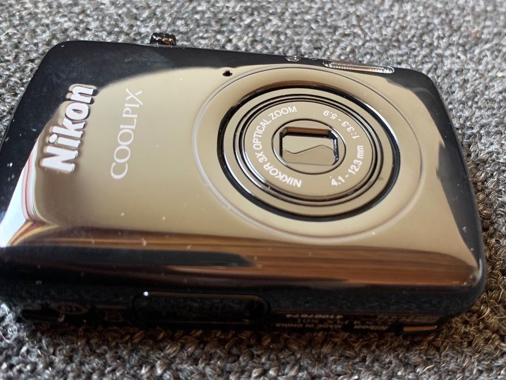Mini -- Kamera Nikon Coolpix S01, schwarz (Neu (gemäss Beschreibung ...