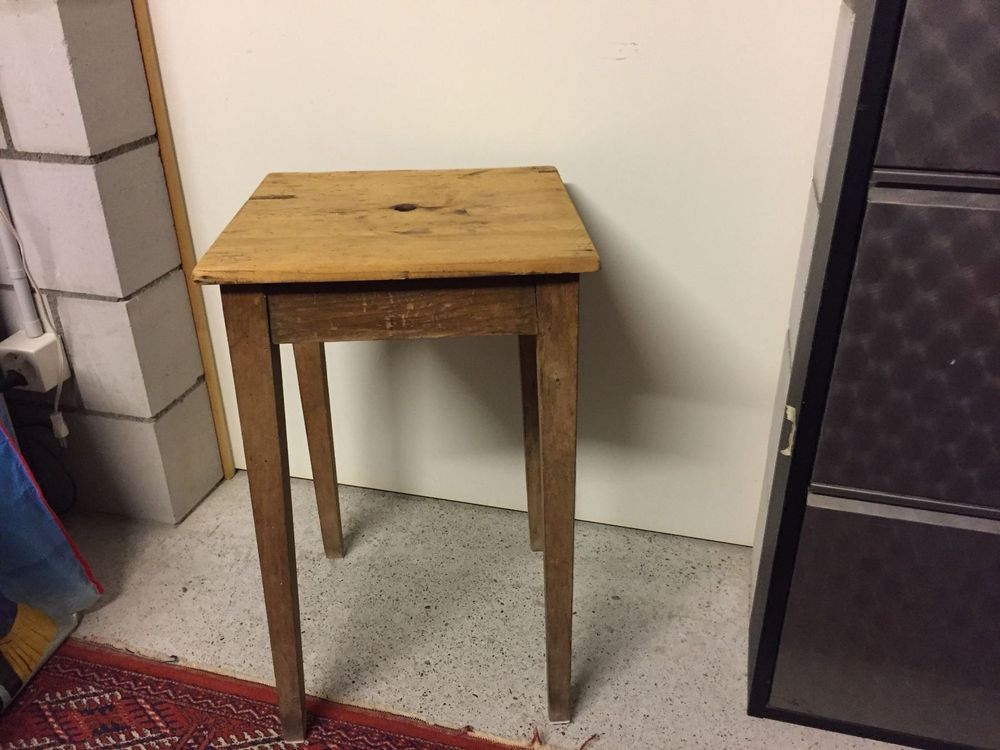 Antike Höhe Taburett Massiv Holz. (Gebraucht) in Lanzenhäusern für CHF 70 – mit Lieferung auf ...