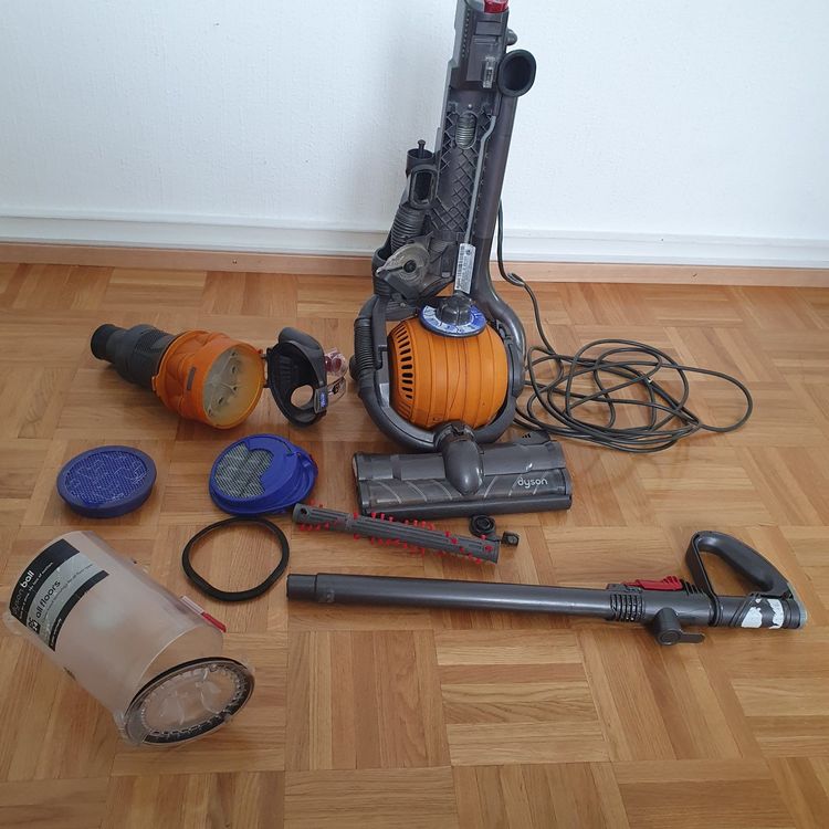 Dyson DC24 défectieux pour bricoleurs ou pièces (Defekt) in Prilly für ...