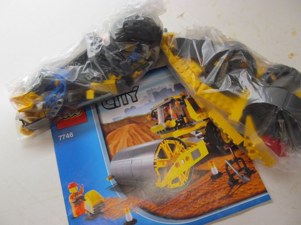 LEGO CITY 7746 STASSEN - WALZE KOMPLET (Gebraucht) in für CHF 9 – mit ...