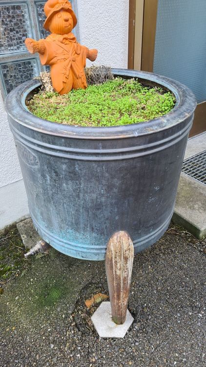 Trinkgefass Aus Einem Ausgehohlten Flaschenkurbis