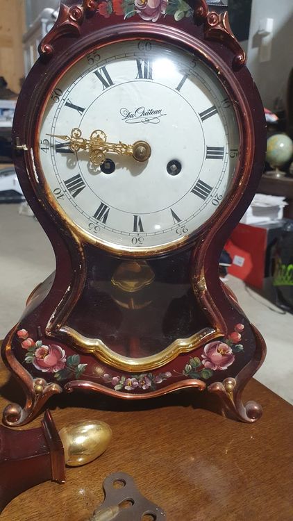 Horloge de table "Le Chateau" à décor floral (Gebraucht) in Vulliens für CHF 24 – nur Abholung ...