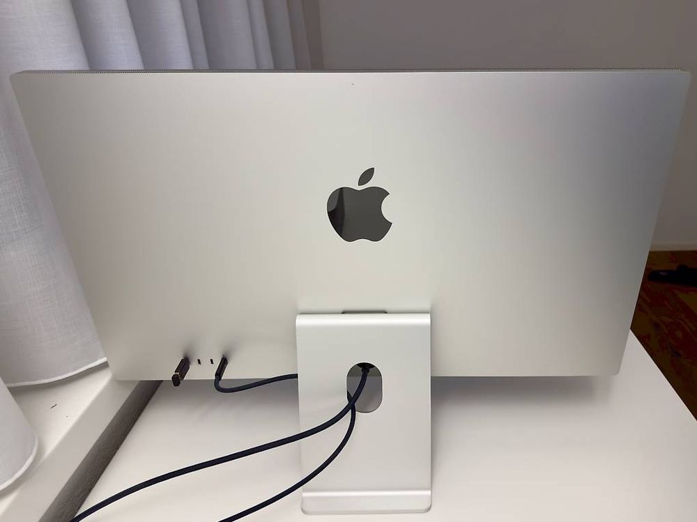 Apple Mac Studio + Studio Display + Magic Keyboard&Trackpad (Gebraucht ...