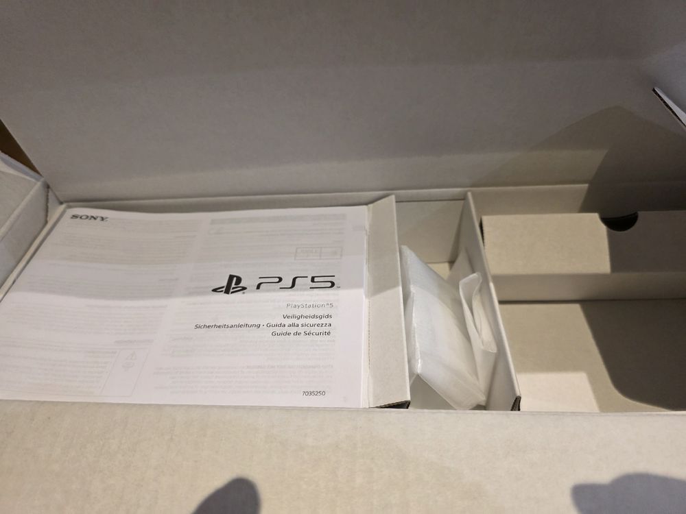 PlayStation 5 disc Edition - FIFA 25! box God of War (Neuf (Voir ...